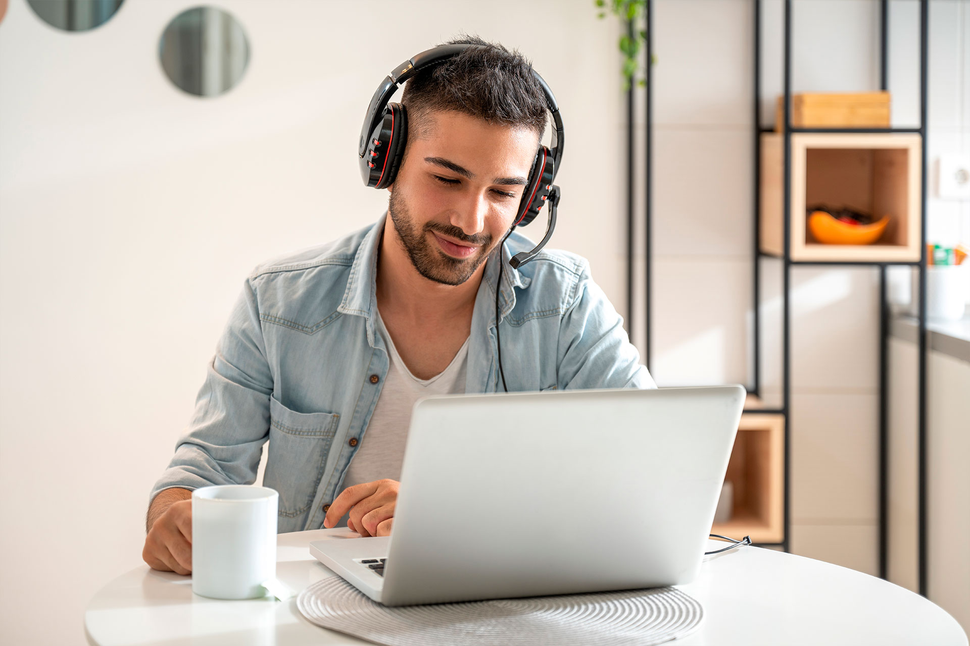 Contáctanos - UEES Educación Continua